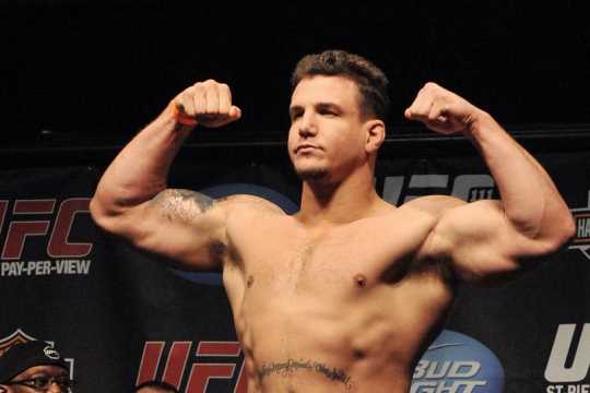 Former UFC Heavyweight Champion Frank Mir Will Make His Pro Wrestling ...