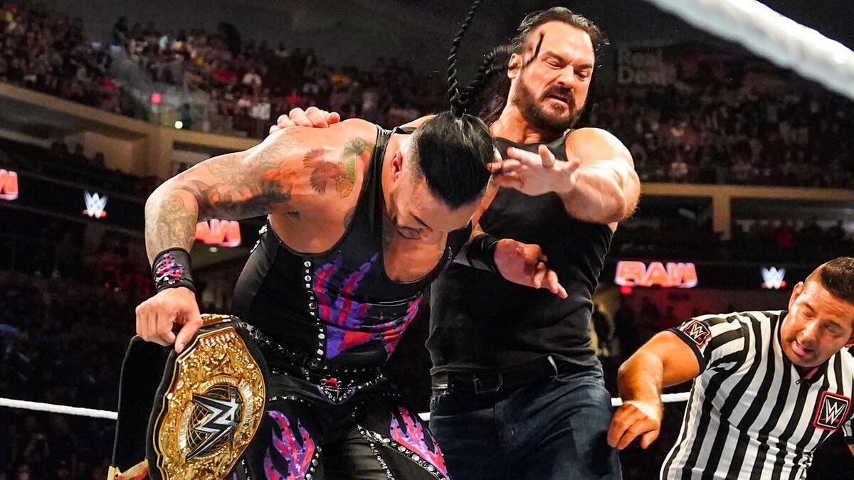 CLASH AT THE CASTLE Tensions Increase On RAW As Build To MONEY IN THE ...