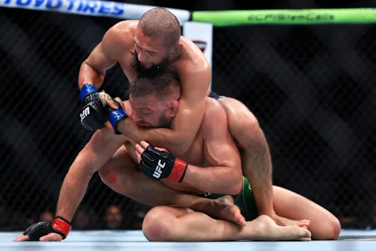 Khamzat Chimaev Outclasses Driscus du Plessis To Win The UFC ...