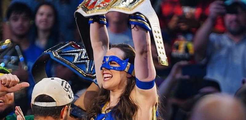 Nikki A.S.H. Successfully Cashes In MITB Briefcase To Become New RAW ...