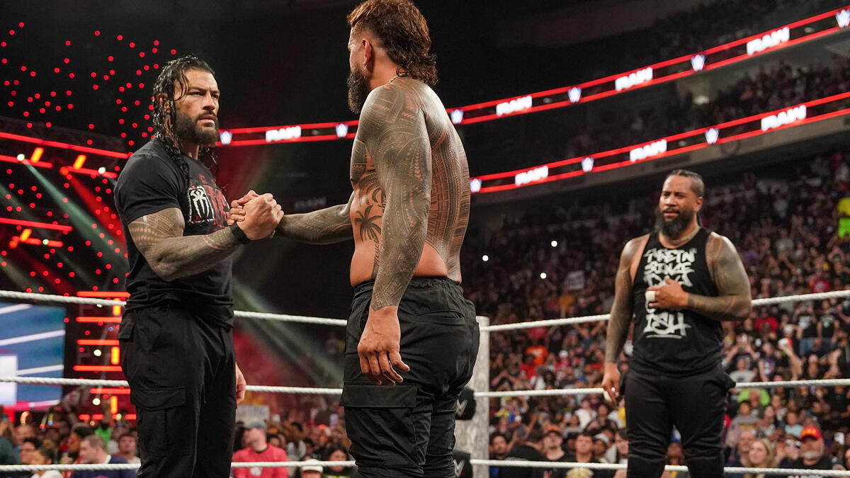 Roman Reigns Returns During RAW To Take Out The Vision - But There May ...