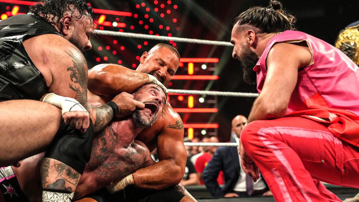 WWE Adds Huge World Heavyweight Title Match To CLASH IN PARIS Card ...