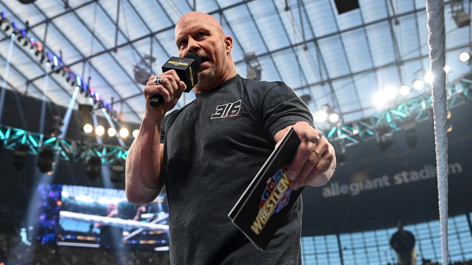 WWE Hall Of Famer Stone Cold Steve Austin Addresses "What?" Chant ...